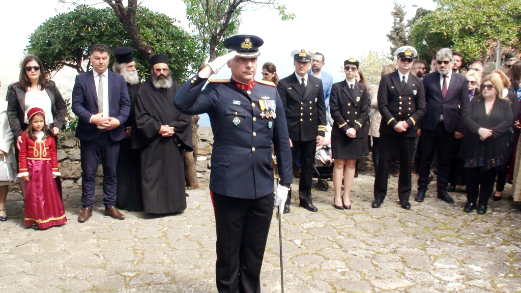 25η Μαρτίου 1821. Ενθουσιασμός στη μεγάλη γιορτή του Έθνους. Χόρεψε και ...