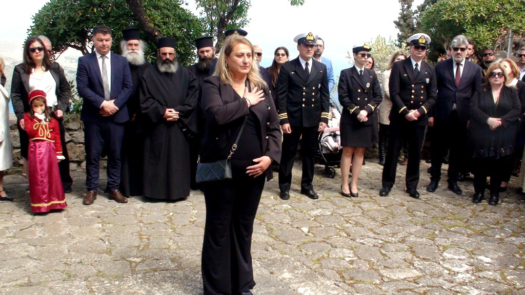 25η Μαρτίου 1821. Ενθουσιασμός στη μεγάλη γιορτή του Έθνους. Χόρεψε και ...