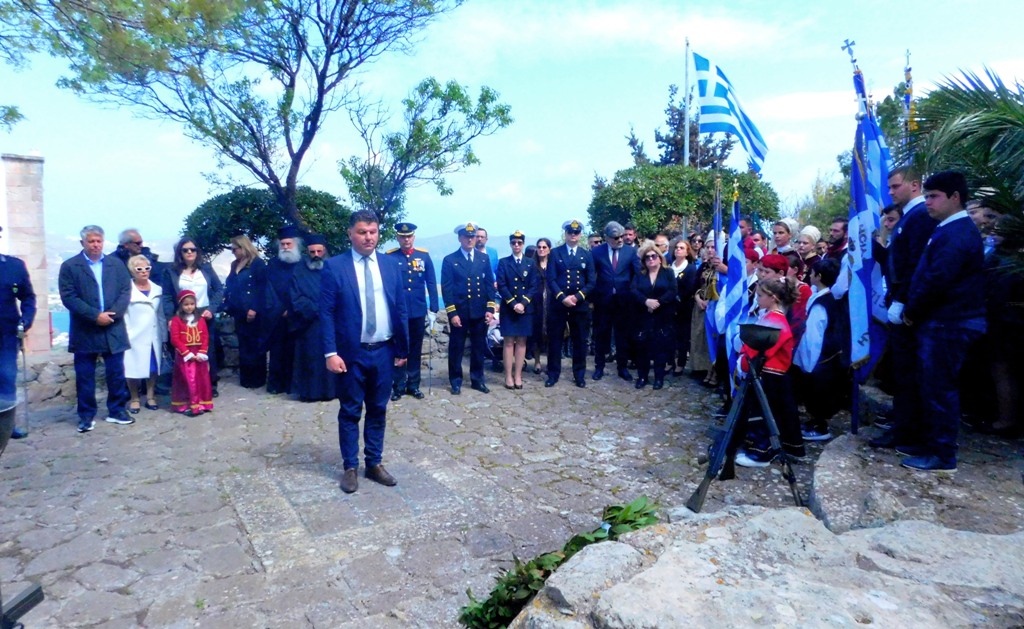 25η Μαρτίου 1821. Ενθουσιασμός στη μεγάλη γιορτή του Έθνους. Χόρεψε και ...