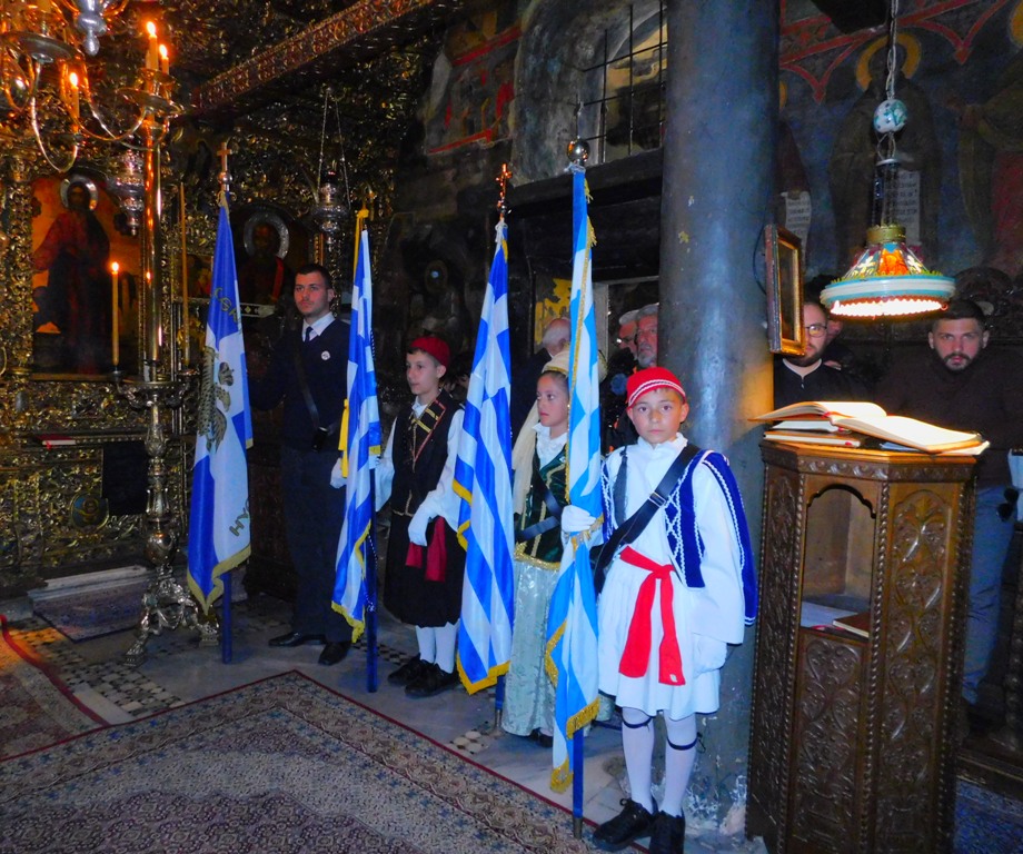 25η Μαρτίου 1821. Ενθουσιασμός στη μεγάλη γιορτή του Έθνους. Χόρεψε και ...
