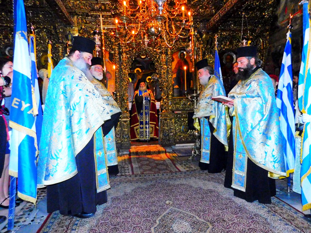 25η Μαρτίου 1821. Ενθουσιασμός στη μεγάλη γιορτή του Έθνους. Χόρεψε και ...