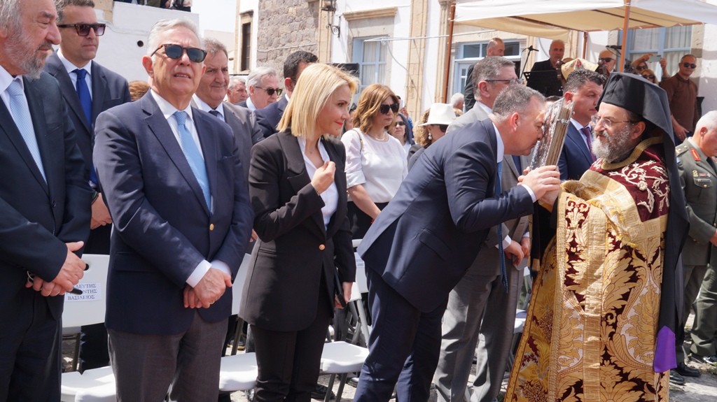 Λίγος κόσμος στη φετινή άκρως επιτυχημένη τέλεση του ιερού Νιπτήρα ...