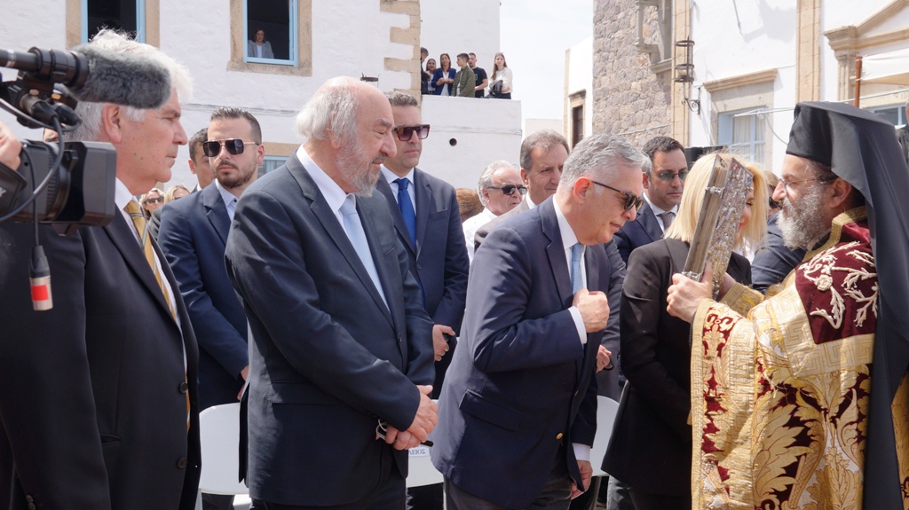 Λίγος κόσμος στη φετινή άκρως επιτυχημένη τέλεση του ιερού Νιπτήρα ...