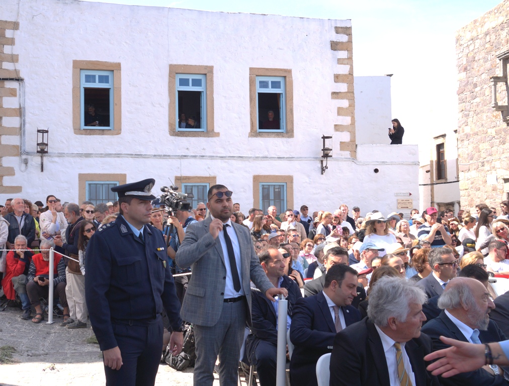 Λίγος κόσμος στη φετινή άκρως επιτυχημένη τέλεση του ιερού Νιπτήρα ...