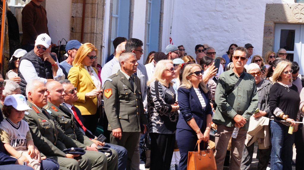 Λίγος κόσμος στη φετινή άκρως επιτυχημένη τέλεση του ιερού Νιπτήρα ...